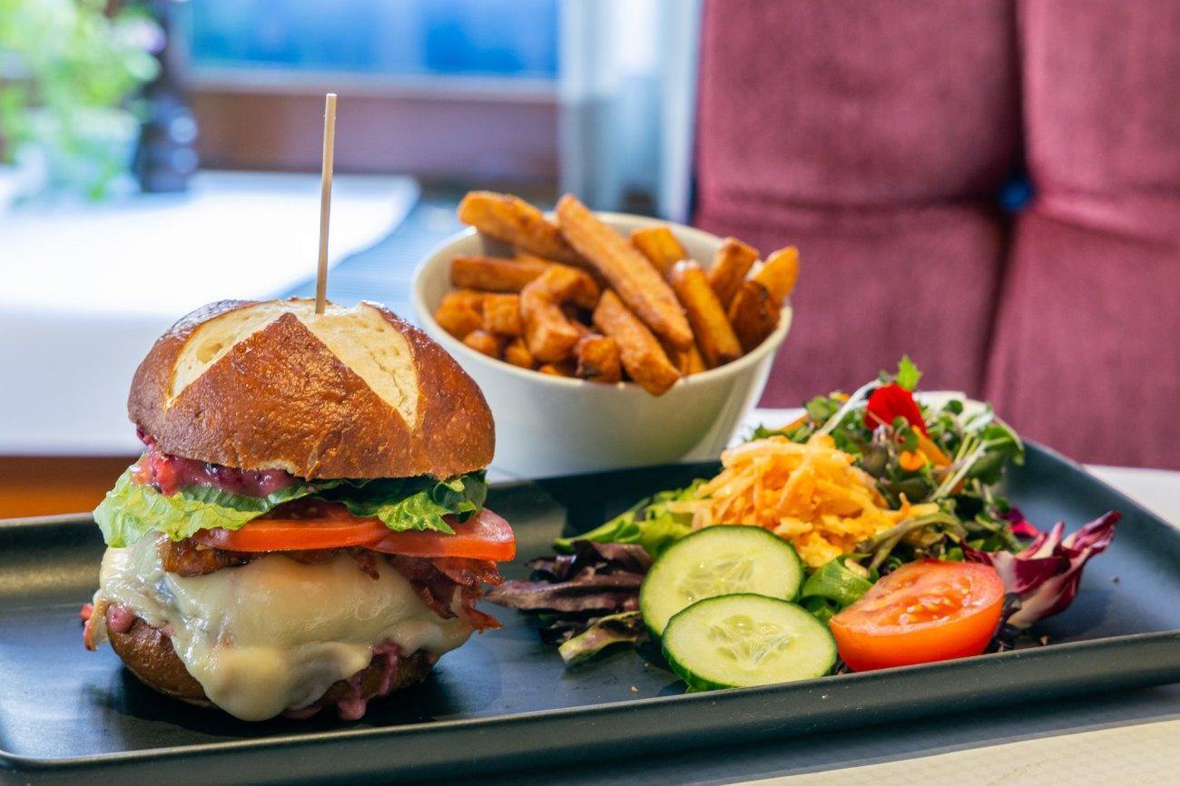 Quebec Mediterranean, Italian Open Lunch Restaurants | Updated November ...