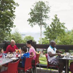 Bistro-bar Le Quatre-Temps - Duchesnay Québec - Menu, avis & plus ...